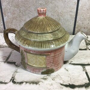 Dining | Vintage Cottage Themed Teapot Pink Ceramic Collectible ...